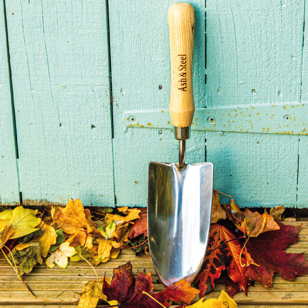 Hand Trowel – Ash & Steel